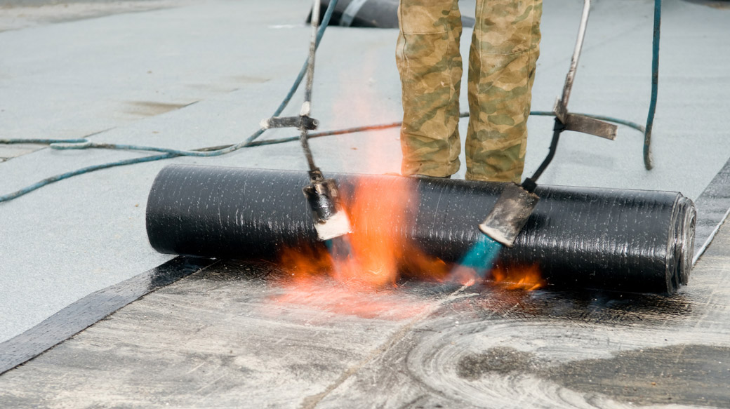 Acoperis bituminos: Avantaje - Etape instalare - Tipuri | Reformex